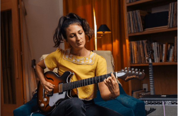 Harmony reveals new semi-hollow in its popular American-made standard series: The Harmony Comet ...